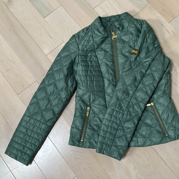 borbour | Jackets & Coats | Borbour Free Throw Quilted Green ...